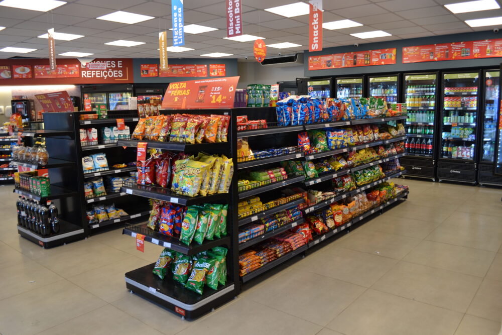 Inauguração: Oxxo Barão Teffé - São Paulo/SP - MVK - Gôndolas e Displays